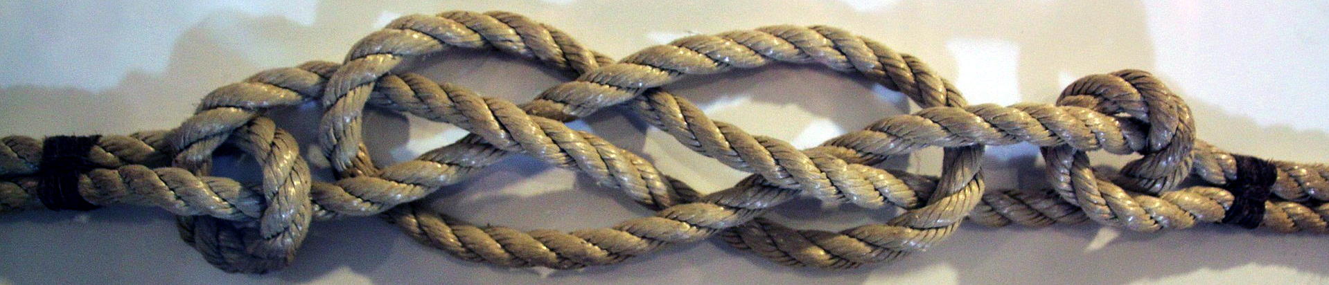 knots and ties – how to prevent strings from slipping | just 4 strings